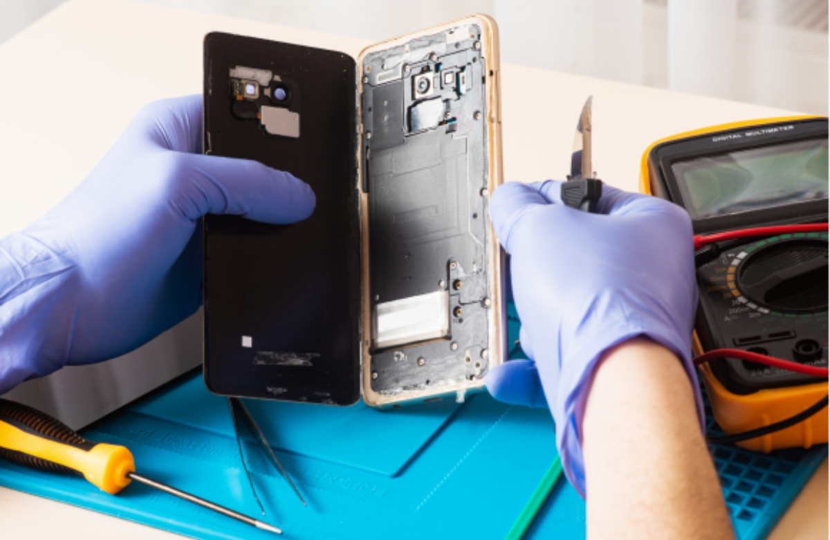 10 Phone Problems Handled By A Cell Phone Repair Shop