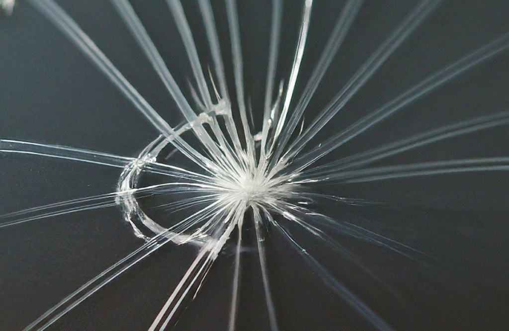 What Is The Difference Between A Broken Screen And A Broken LCD?